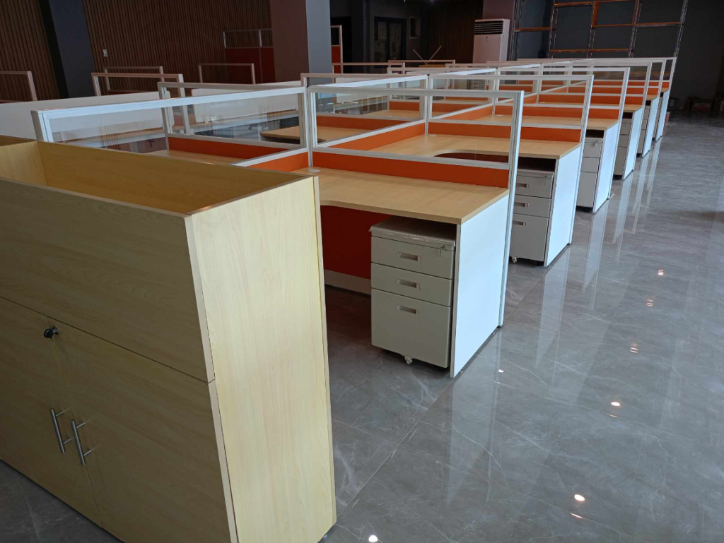 Custom Working Tables: Your Workspace in Style and Budget